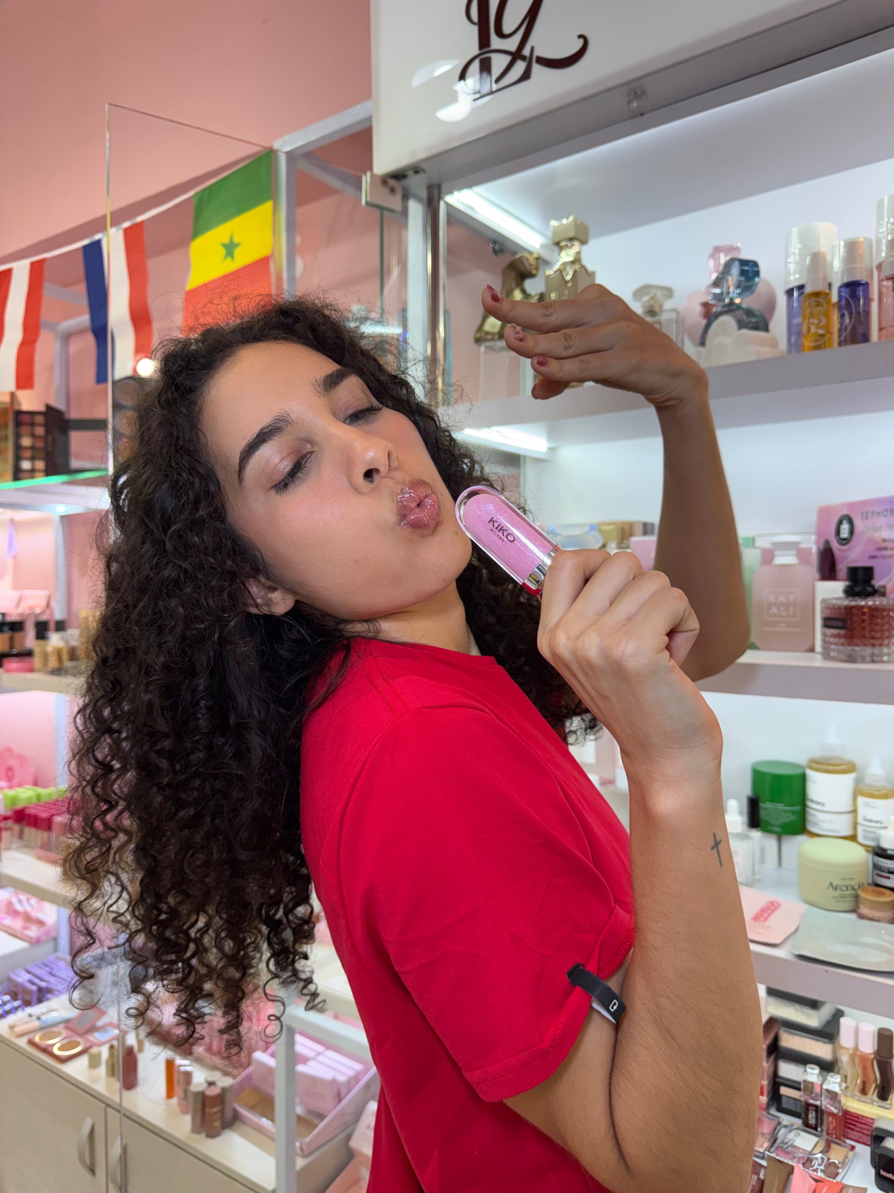 Yalu Makeup